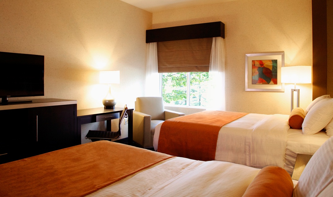 What's The Differences Between A Hotel And A Hostel?